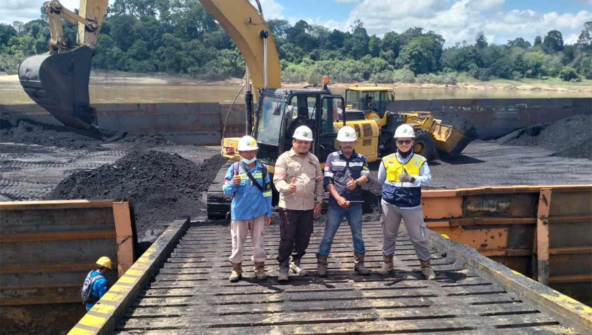 Cokal (ASX:CKA) loads up the barges for Indonesian coking coal cash